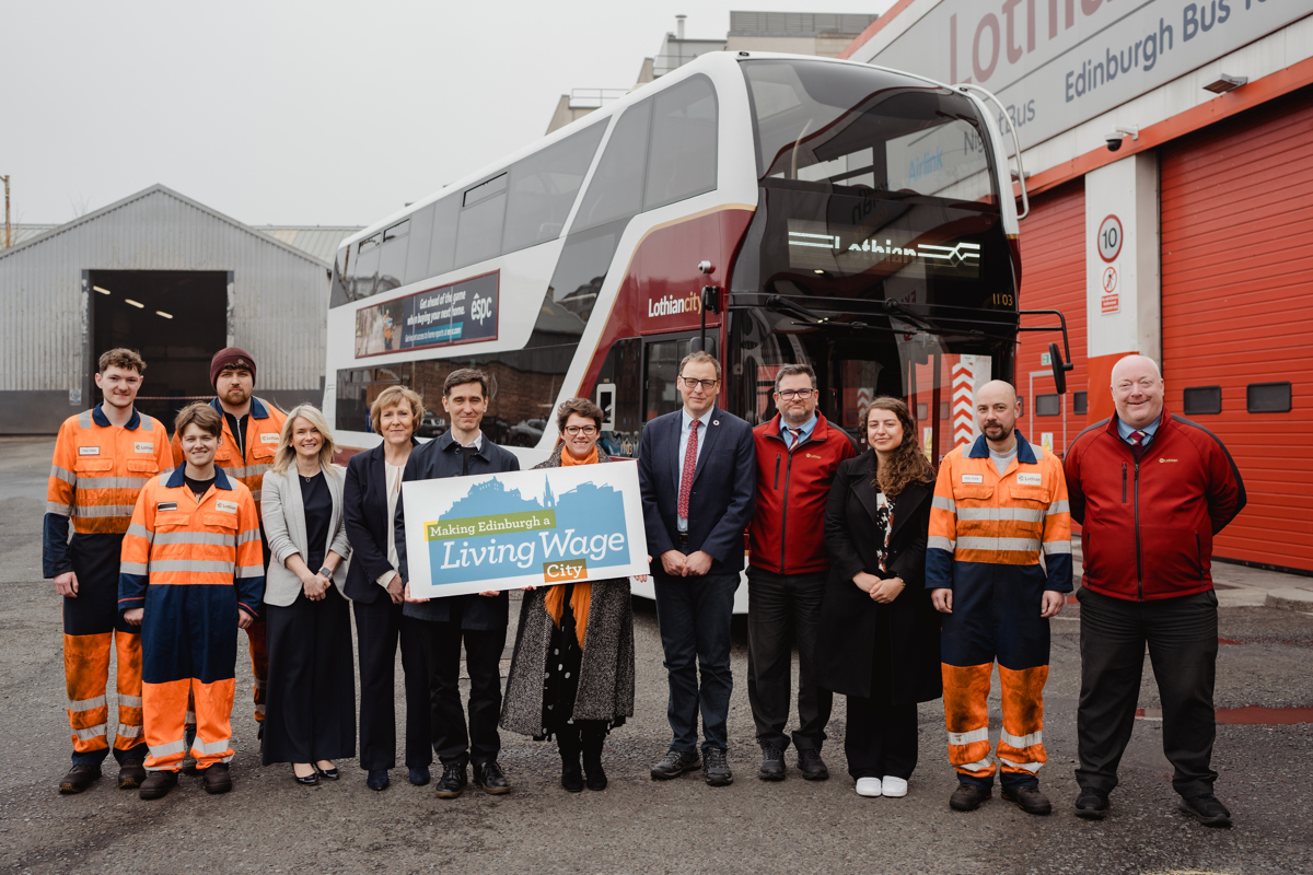 Lothian becomes an accredited Living Wage employer - Lothian Buses