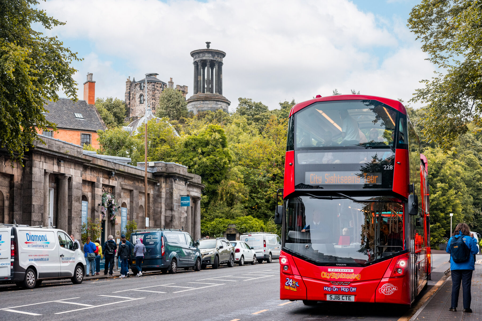Connections to Edinburgh city centre with Cruiselink X99 - Lothian Buses