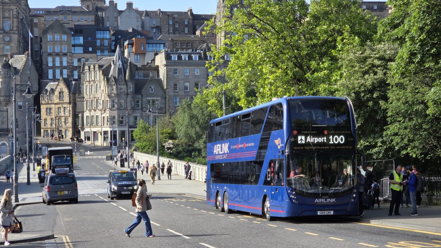 Revision of Airlink 100 fares from Sunday 27 July - Lothian Buses
