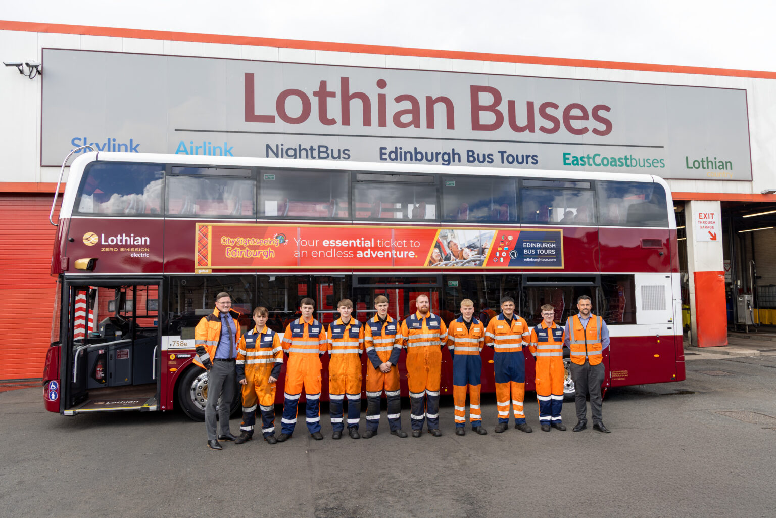 Lothian welcomes new class of apprentice engineers - Lothian Buses
