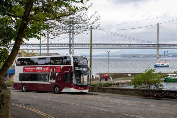 Connections to Edinburgh city centre with Cruiselink X99 - Lothian Buses
